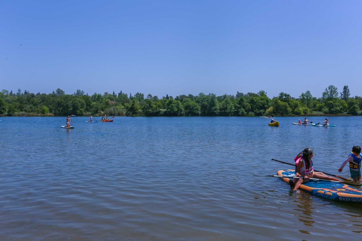 Best Kayaking and Paddleboarding Spot in Folsom - Lake Natoma at Black ...